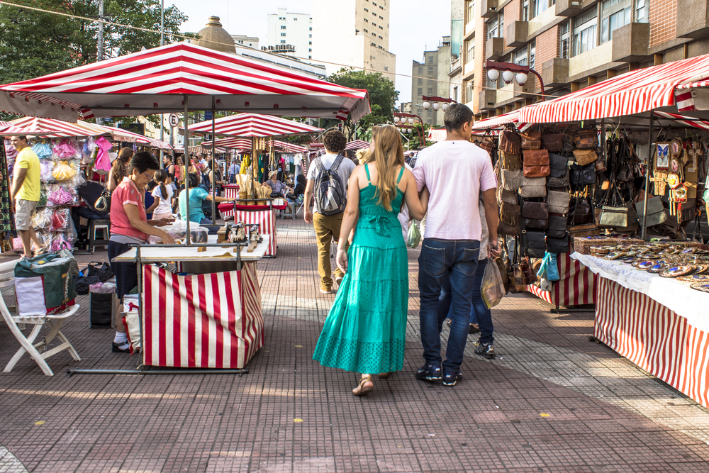 Como chegar e o que fazer na Feira da Liberdade em SP