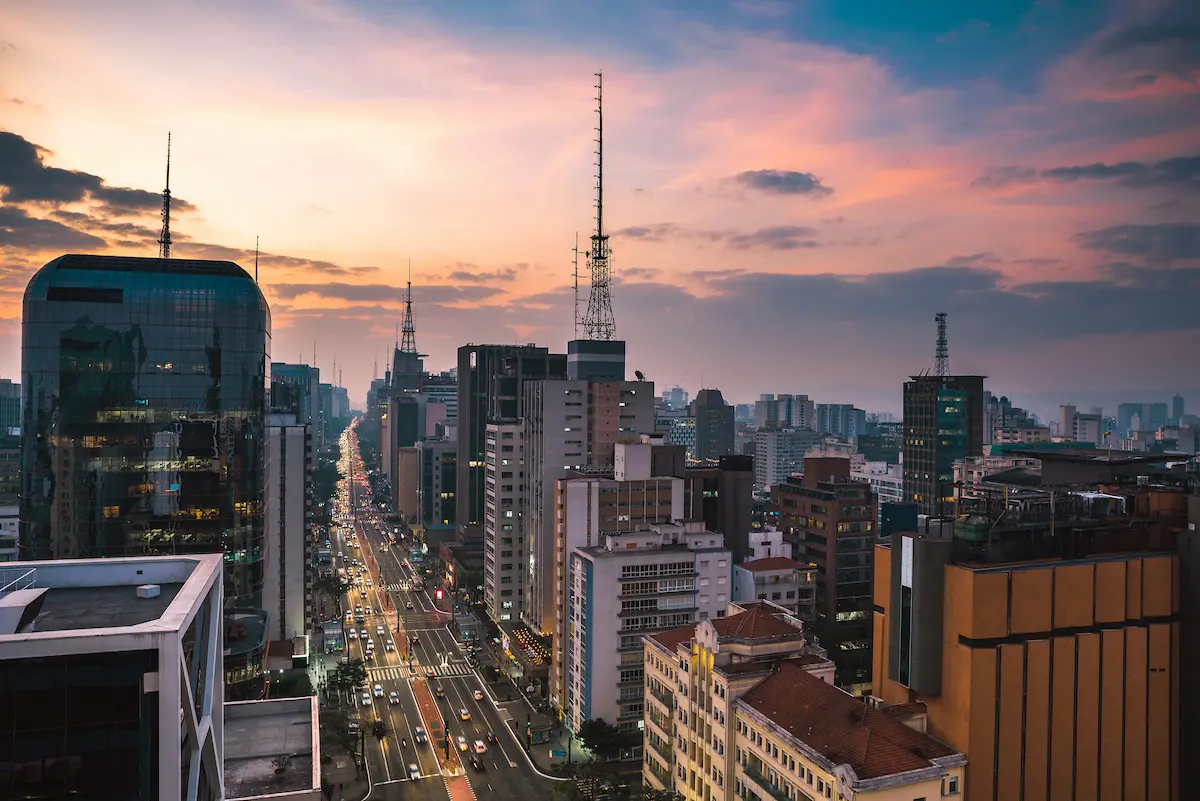 5 Vantagens de Morar em Cidade Grande: Saiba se Vale a Pena!