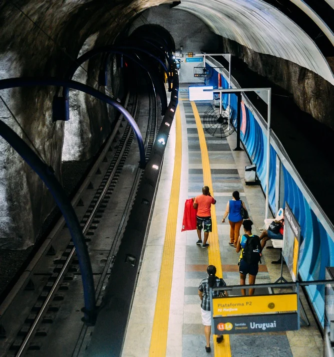 Metrô Copacabana: conheça as três estações do bairro carioca