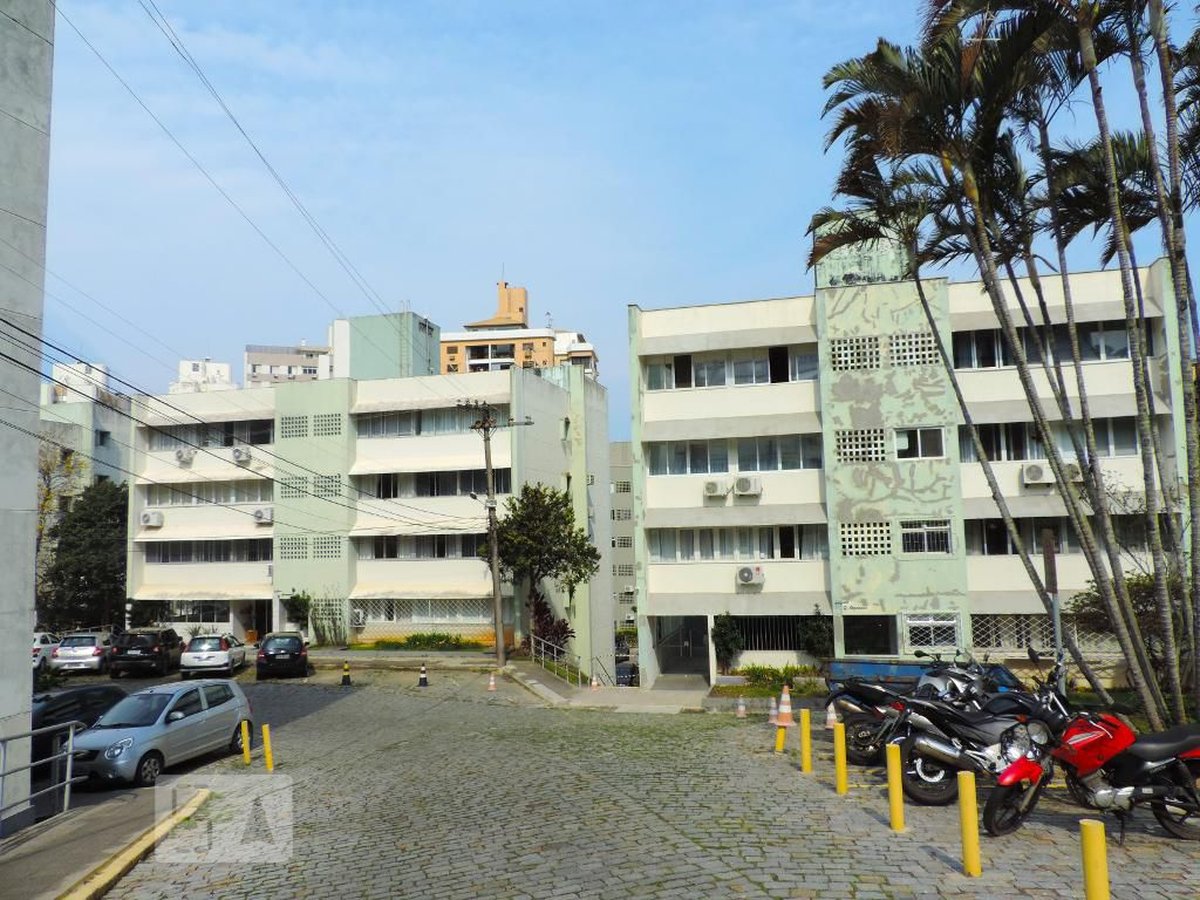 Condomínio em Rua Jade Magalhães, 2, Centro - Florianópolis - Alugue ou Compre - QuintoAndar