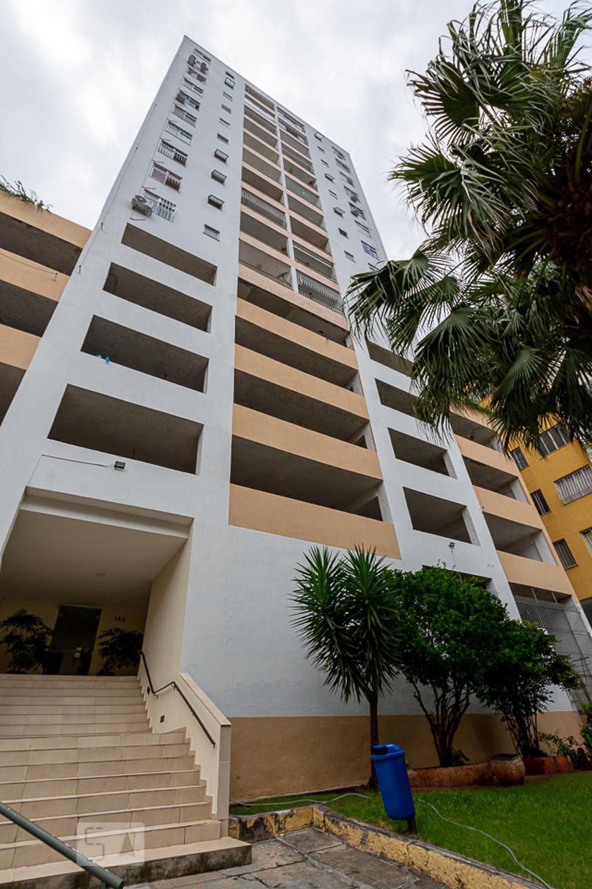 Edifício Karen, Largo das Barradas - Niterói - Alugue ou Compre - QuintoAndar