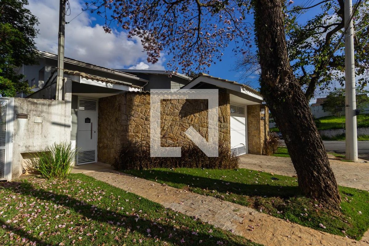 Condomínio em Avenida Francisco de Assis Dinis, 353, Parque dos ...