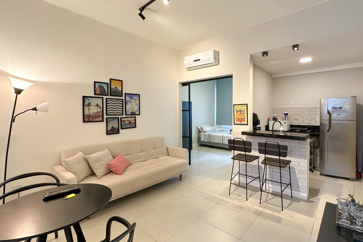 Studio com 1 quarto para alugar em Leblon, Rio de Janeiro por R$ 5.630,00 - QuintoAndar