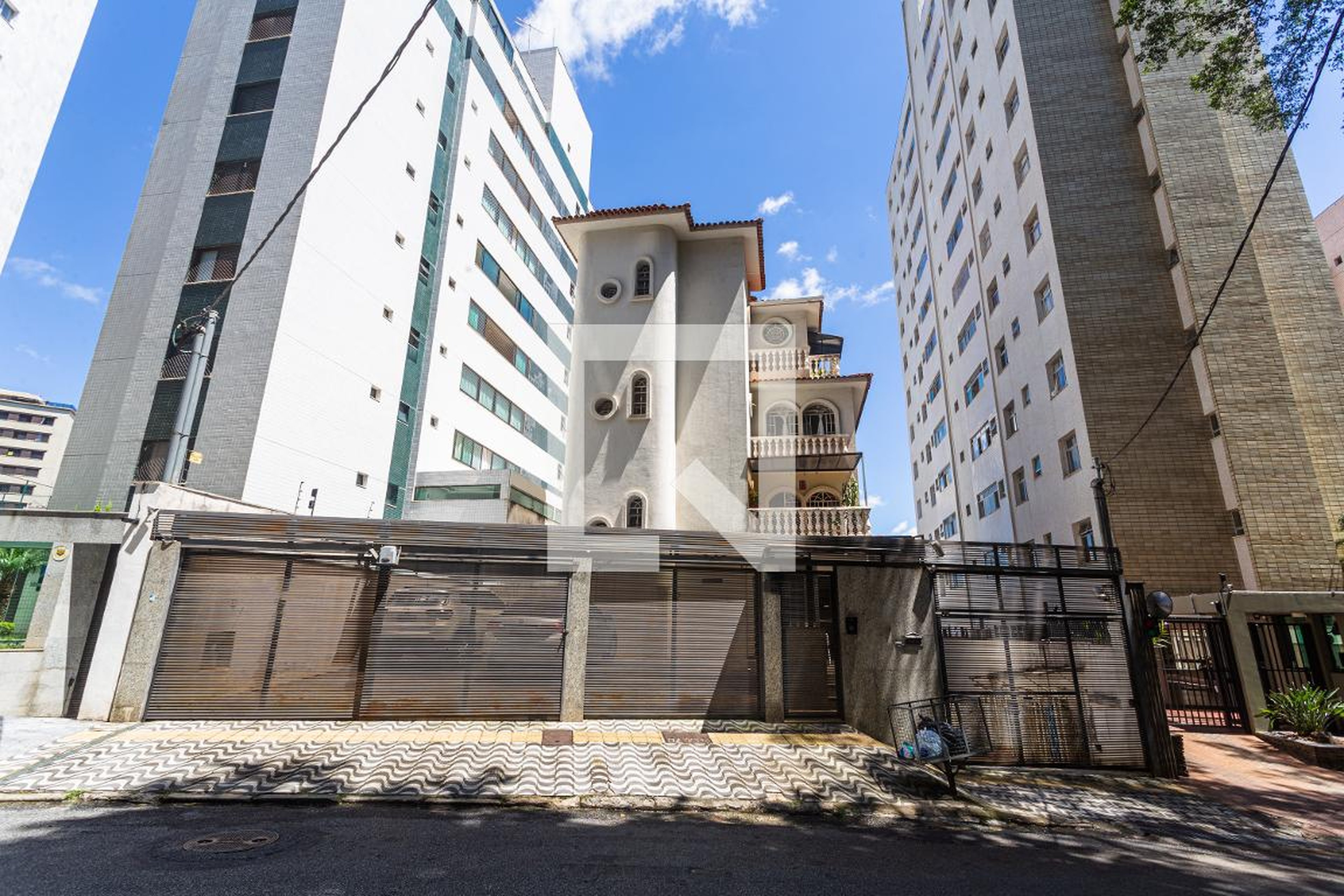 Edifício Mônica, Sion - Belo Horizonte - Alugue ou Compre - QuintoAndar