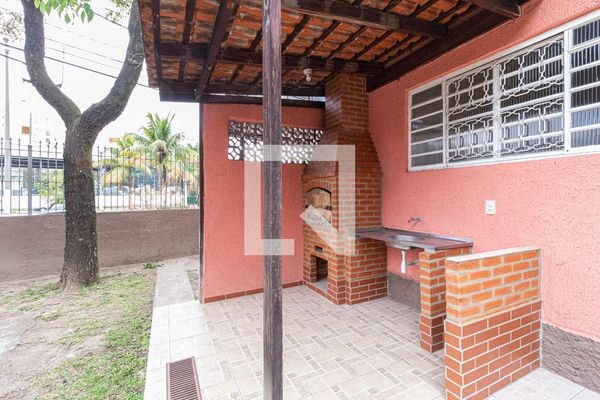 Alugue ou compre no Condomínio Iatã - Iapi, Osasco - QuintoAndar